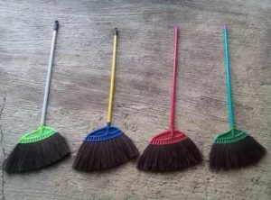 Perbedaan Sapu Ijuk dan Jenis Lainnya | Blog ruparupa