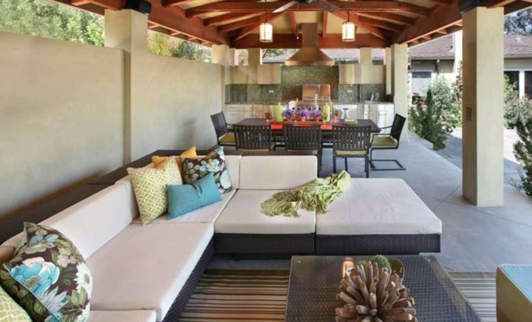 10 Desain Ruang Tamu Terbuka yang Nyaman - Blog ruparupa