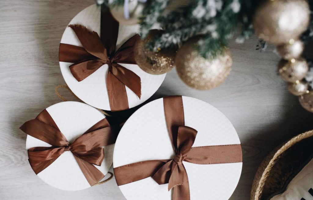 8 Cara Membungkus Kado yang Unik dan Cantik - Blog ruparupa