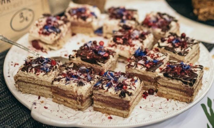 Tanpa Biaya Besar, Ini 5 Cara Menata Dessert Table Kece - Blog ruparupa