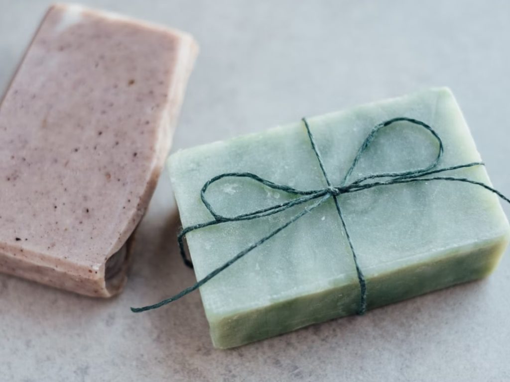 5 Cara Jitu Memilih Sabun Mandi yang Tepat Untuk Kulit - Blog ruparupa