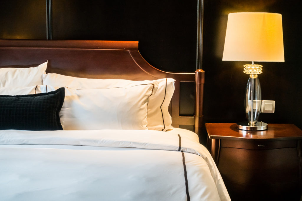 4 Bahan Headboard dan Manfaat Pemasangannya - Blog ruparupa